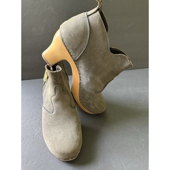 Swedish Hasbeens | Shoes | Swedish Hasbeens Toffel Clogs Size 839 Boots ...